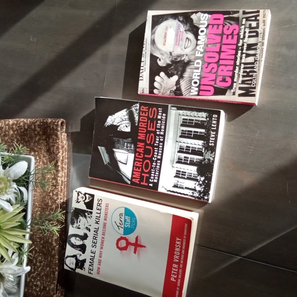 Other | True Crime Book Lot Murder Houses Female Serial Killers ...
